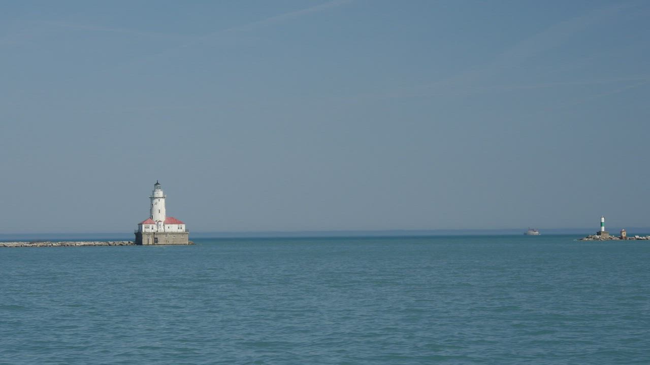Lighthouse at the Chicago navy pier - Free Stock Video