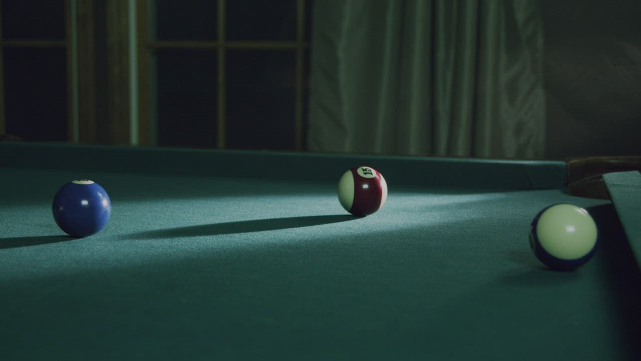 Potting a ball - Free Stock Video