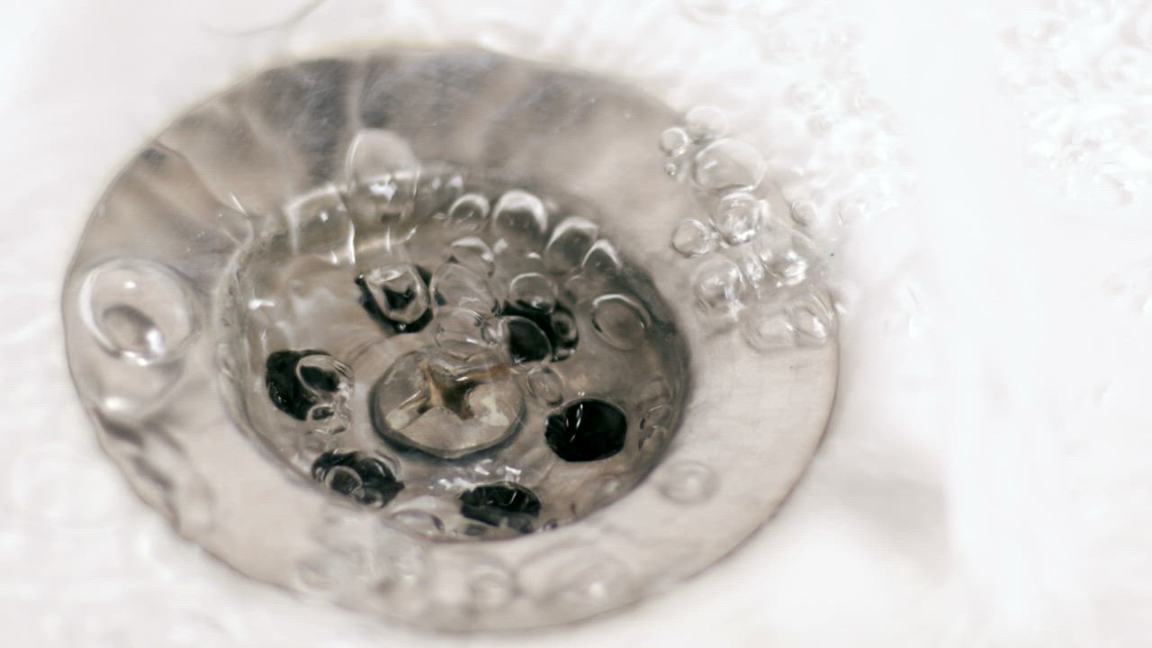 Water running down the sink - Free Stock Video