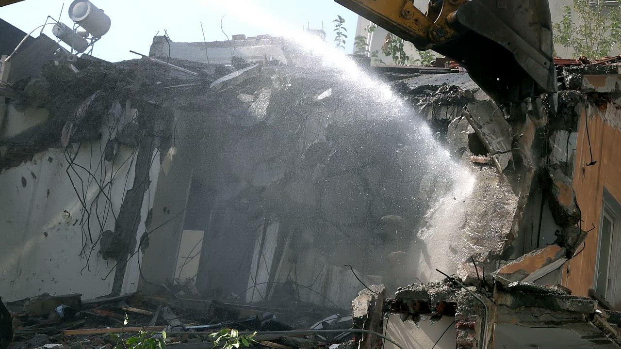 Breaking the walls of a property - Free Stock Video