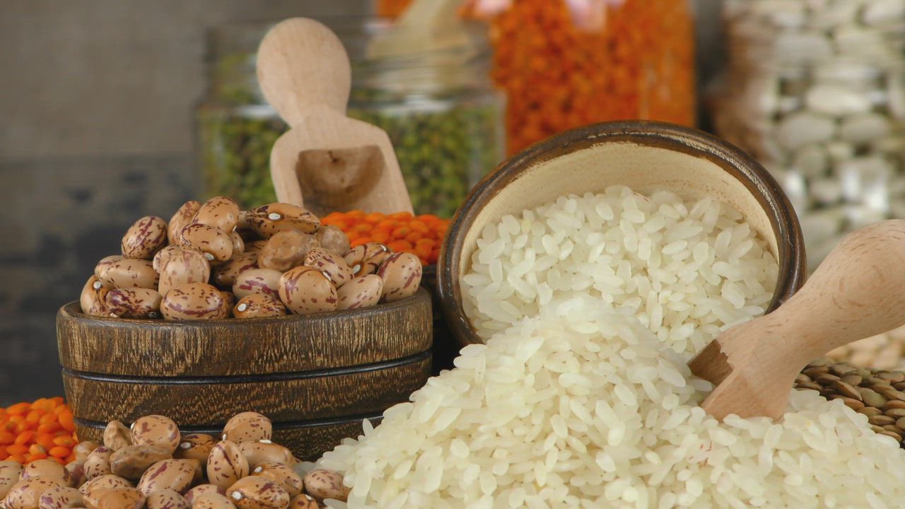 Presentation of rice, beans and other legumes - Free Stock Video