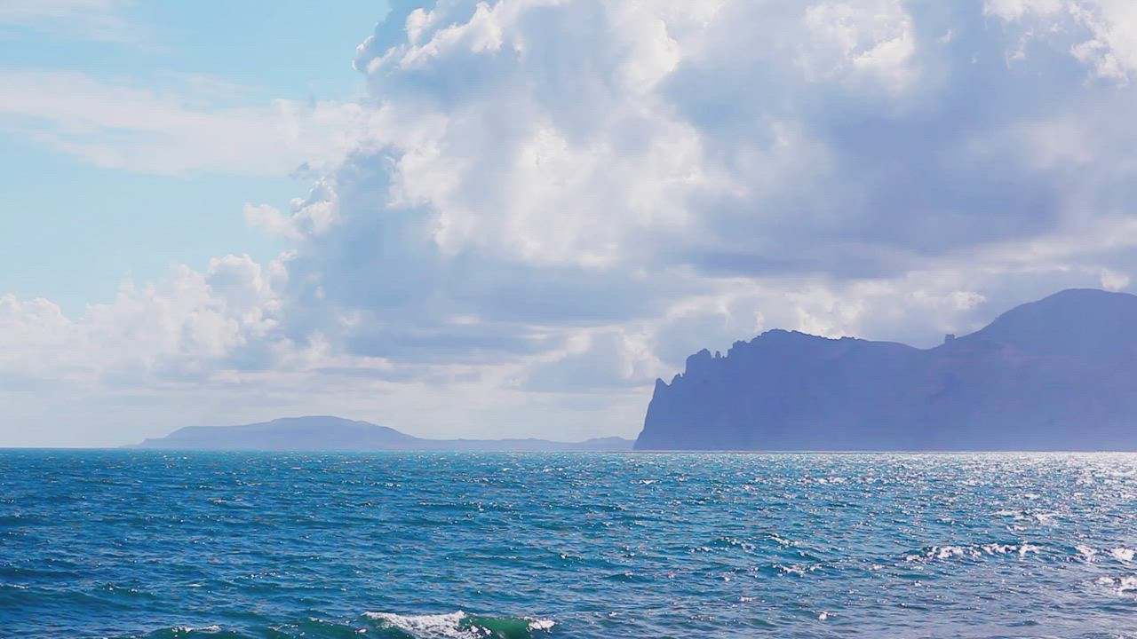 Wave ripples in the sea - Free Stock Video