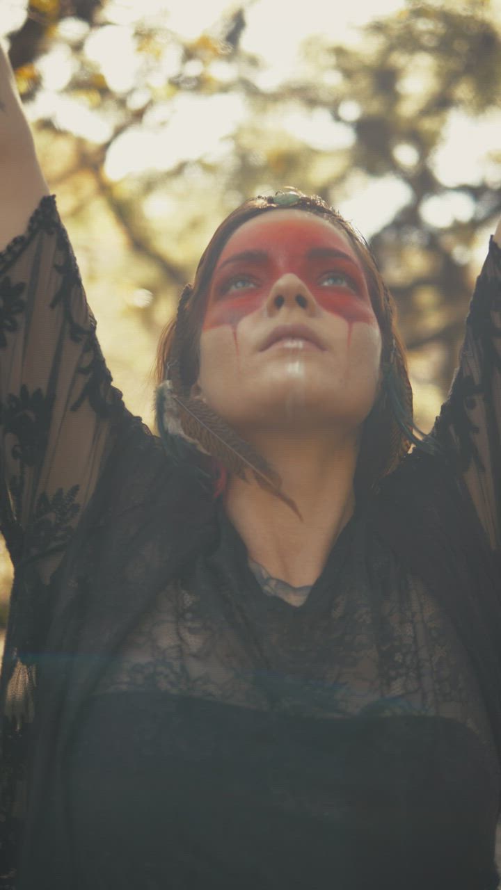 Indie woman doing hand signs - Free Stock Video