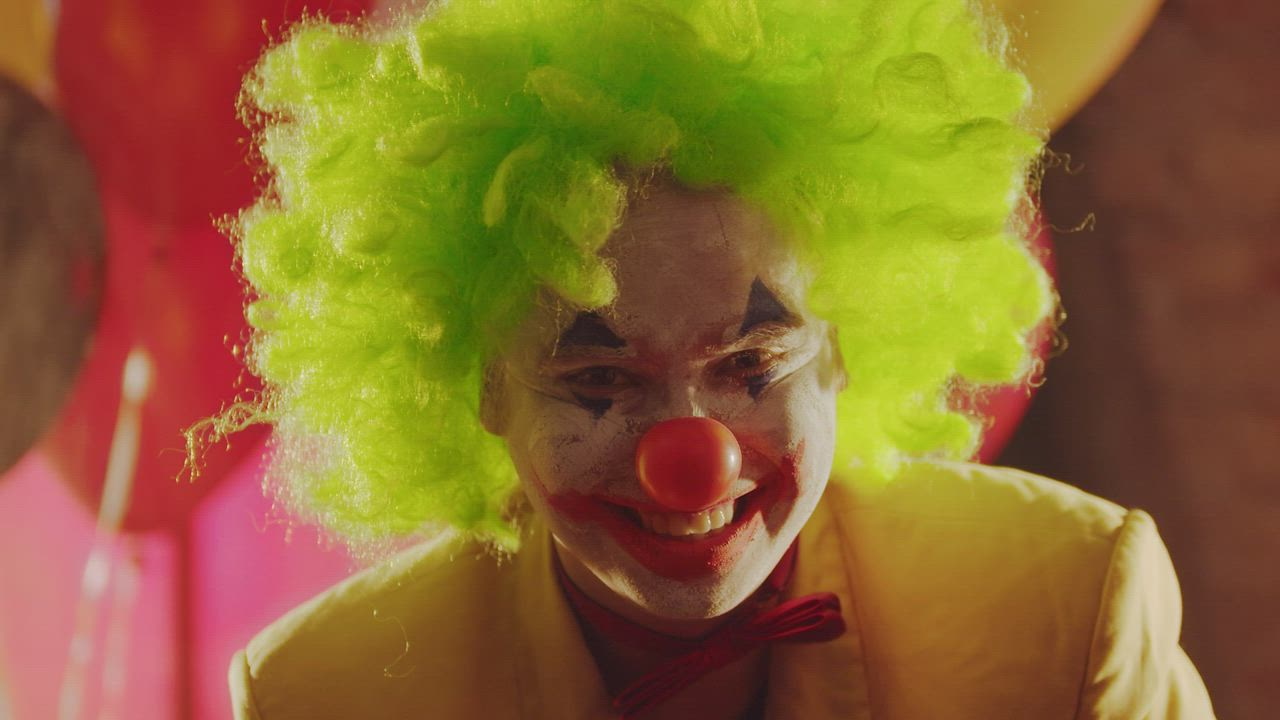 A crazy clown screaming - Free Stock Video