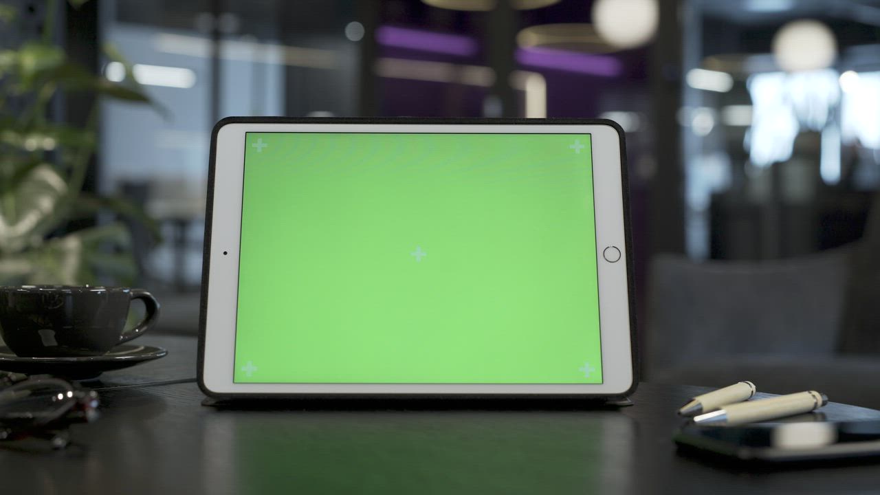 Ipad with greenscreen - Free Stock Video