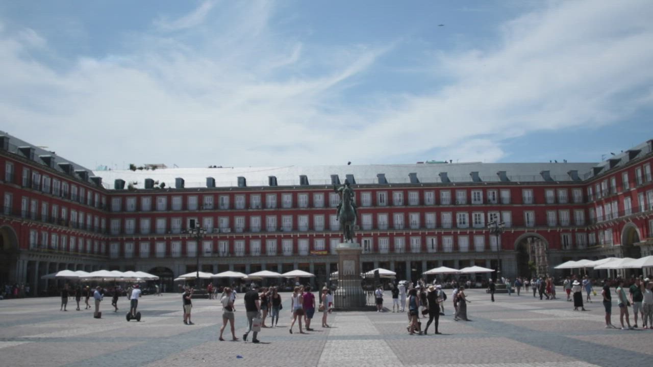 Public square with pedestrians, tourist public plaza - Free Stock Video