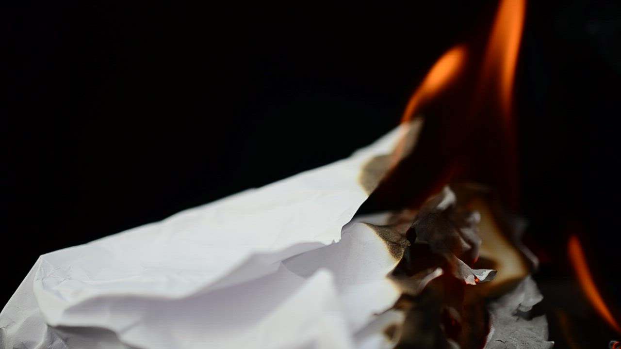Burning white paper - Free Stock Video