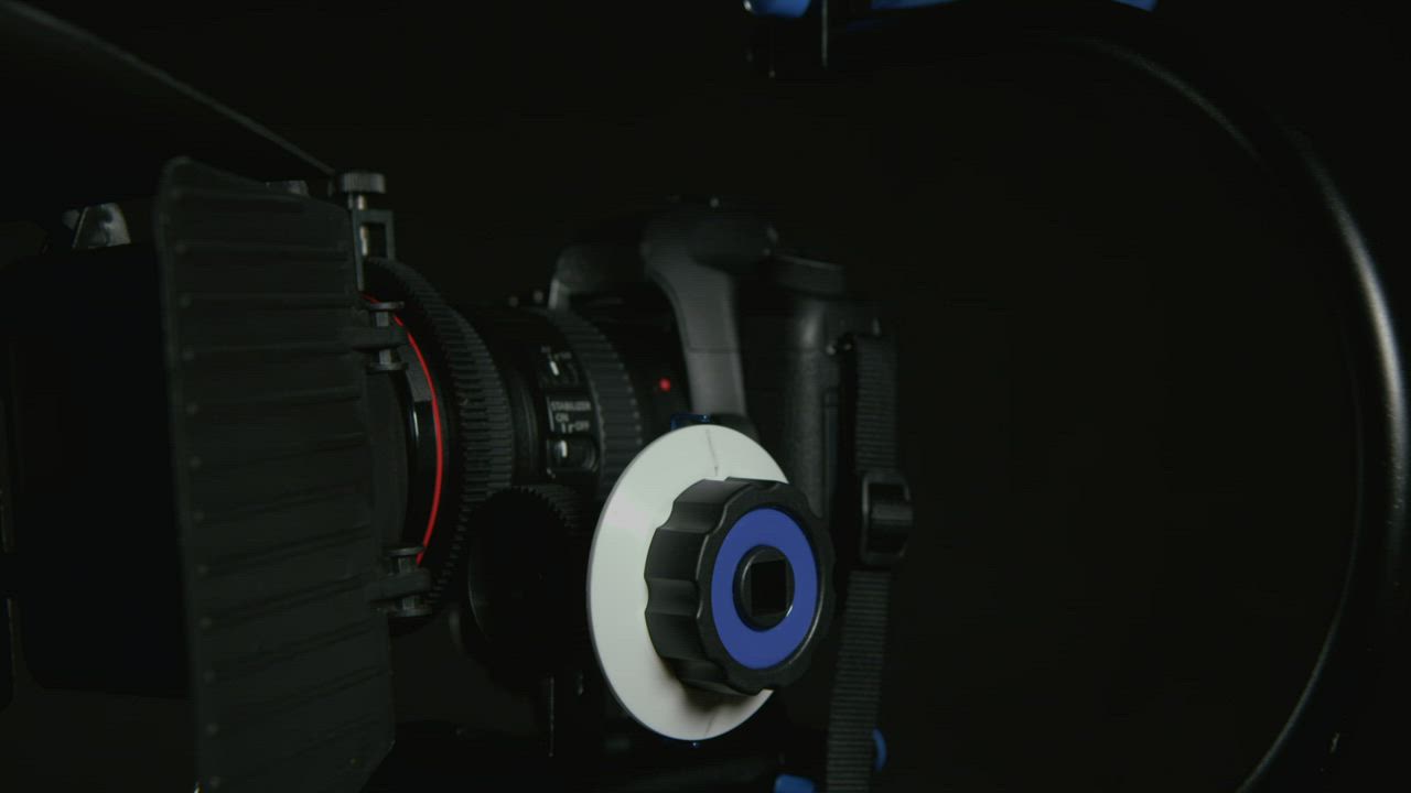 Adjusting the camera lens - Free Stock Video