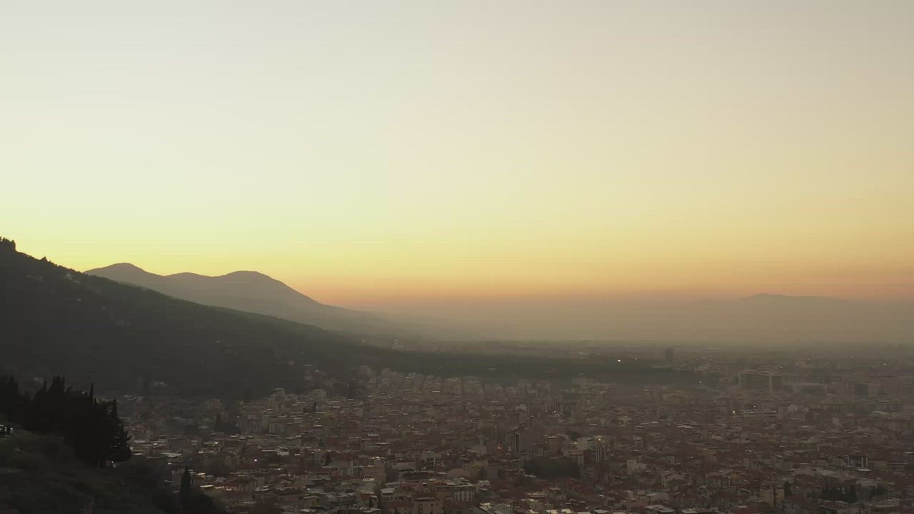 Early morning mist across a city - Free Stock Video