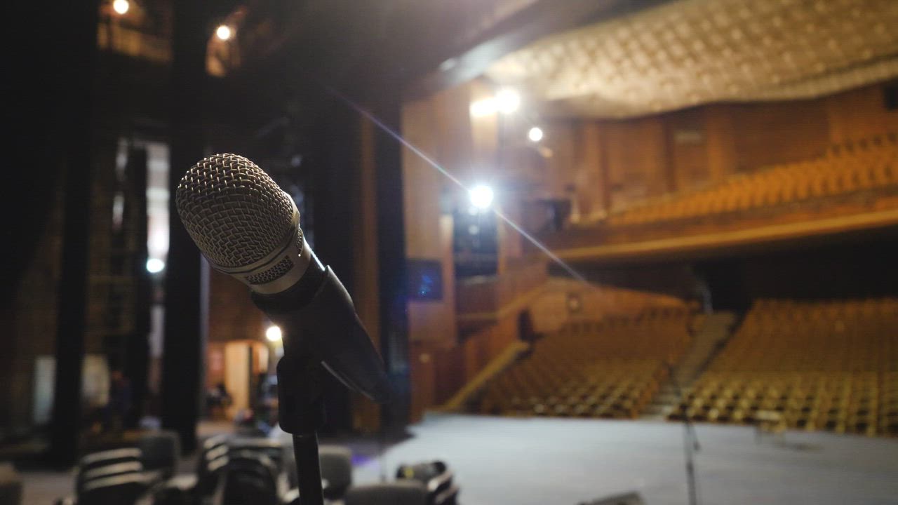Microphone on stage - Free Stock Video