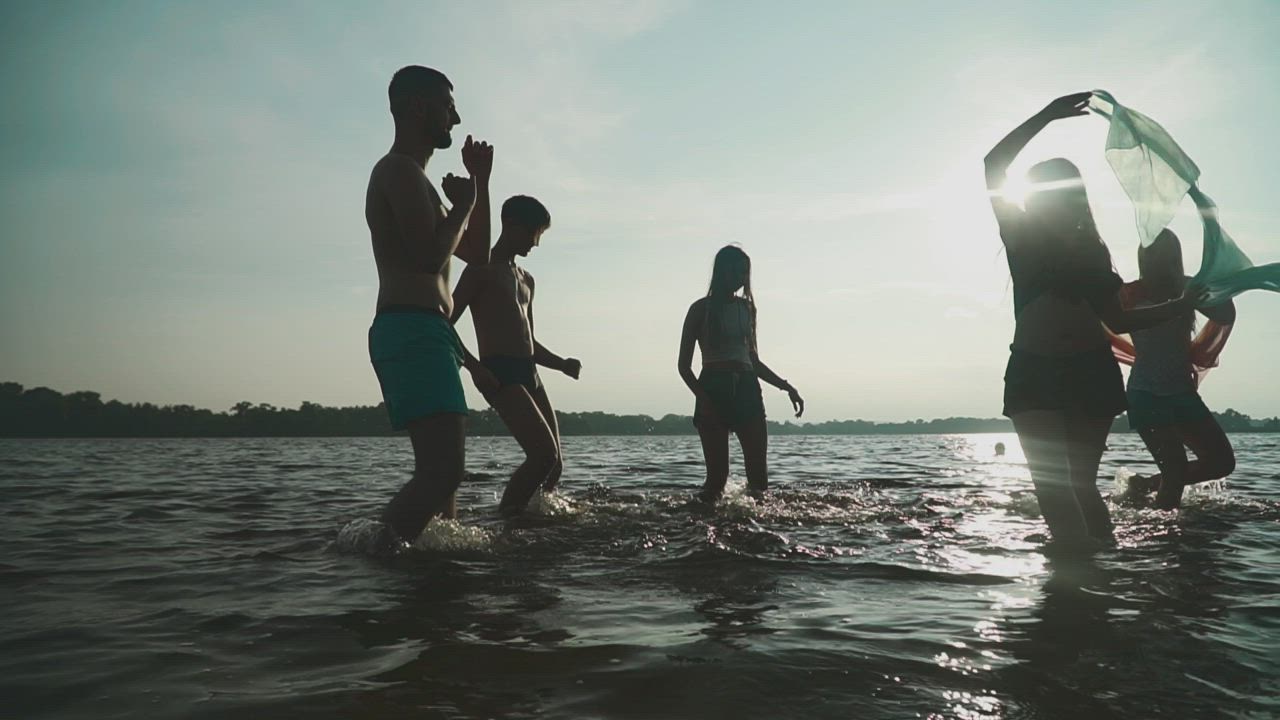 Happy people at sea on their vacation - Free Stock Video