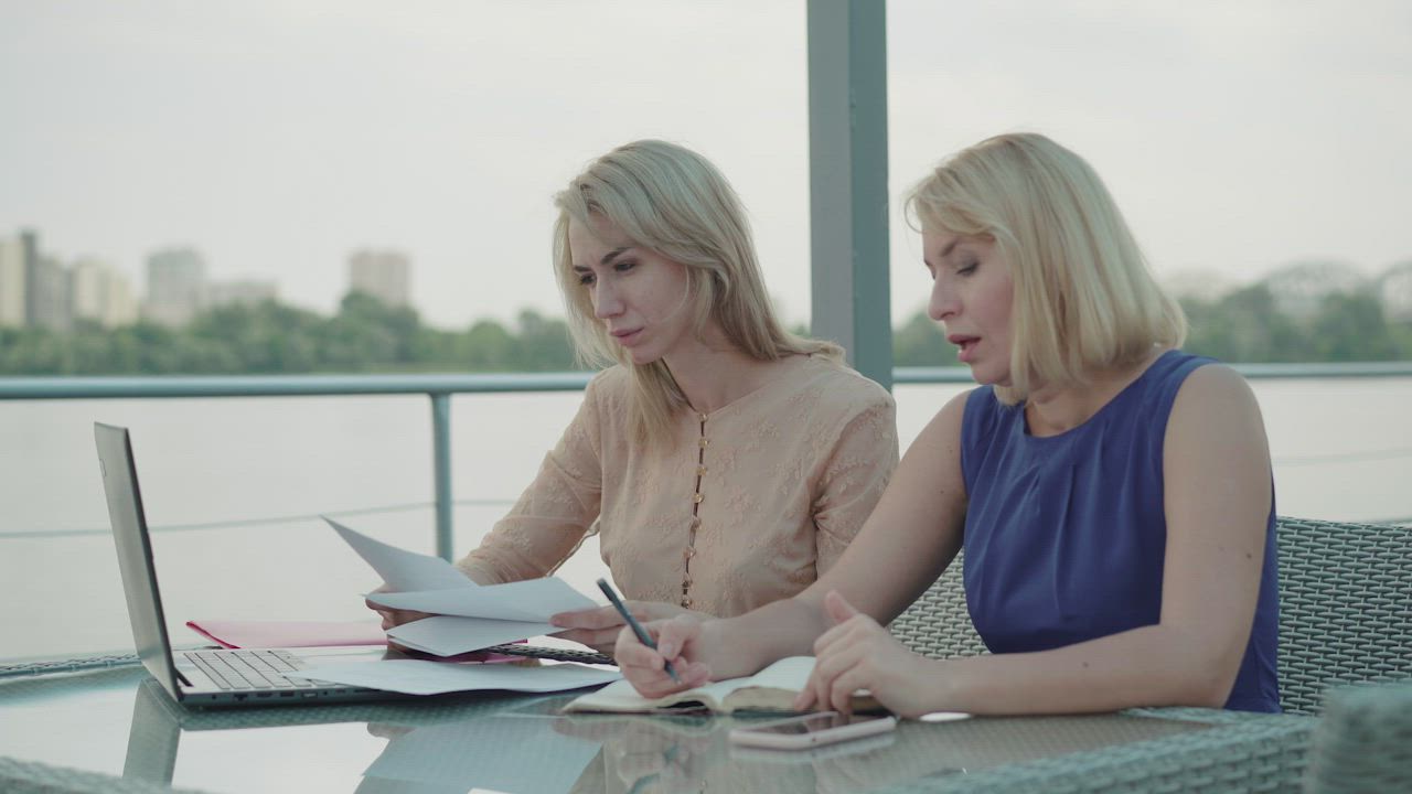Business women at work meeting - Free Stock Video