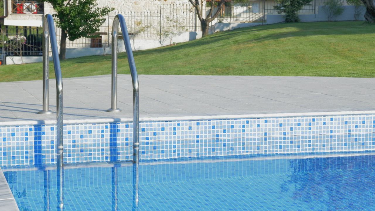 Empty community pool - Free Stock Video