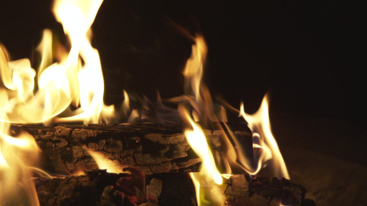 Logs burning bright - Free Stock Video