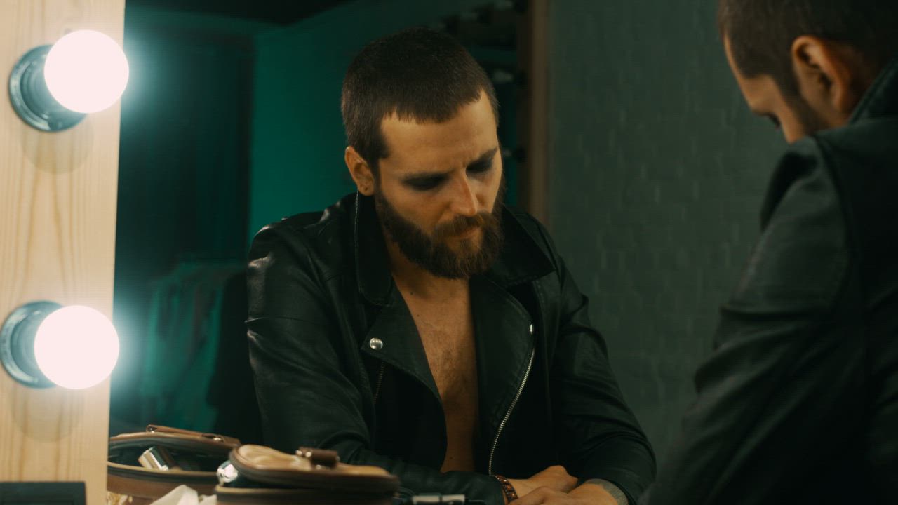 Tired actor in front of the mirror - Free Stock Video