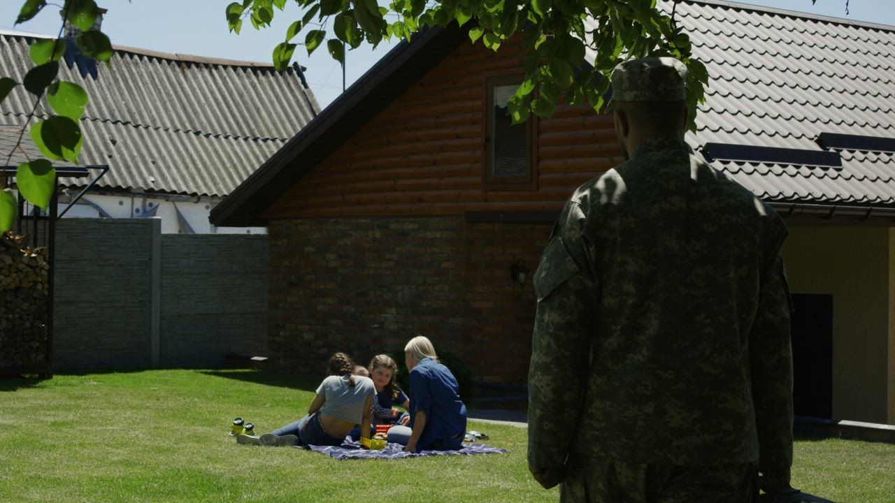 Military man returning to home - Free Stock Video