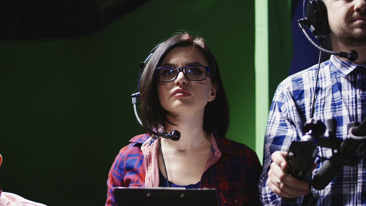 Female stage manager given instructions to crew - Free Stock Video