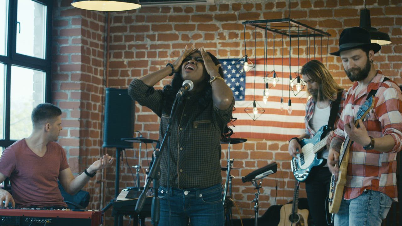 Angry singer yelling at musicians - Free Stock Video