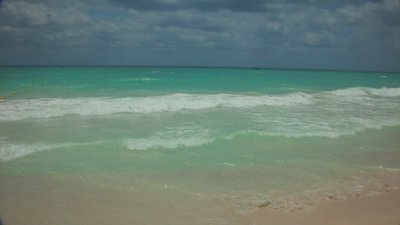 Clear ocean in Mexico - Free Stock Video