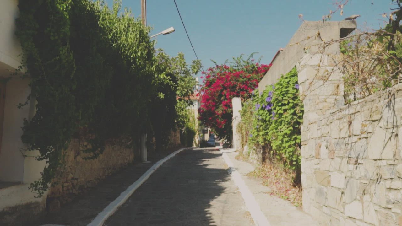 Sunny streets of a small tourist town - Free Stock Video