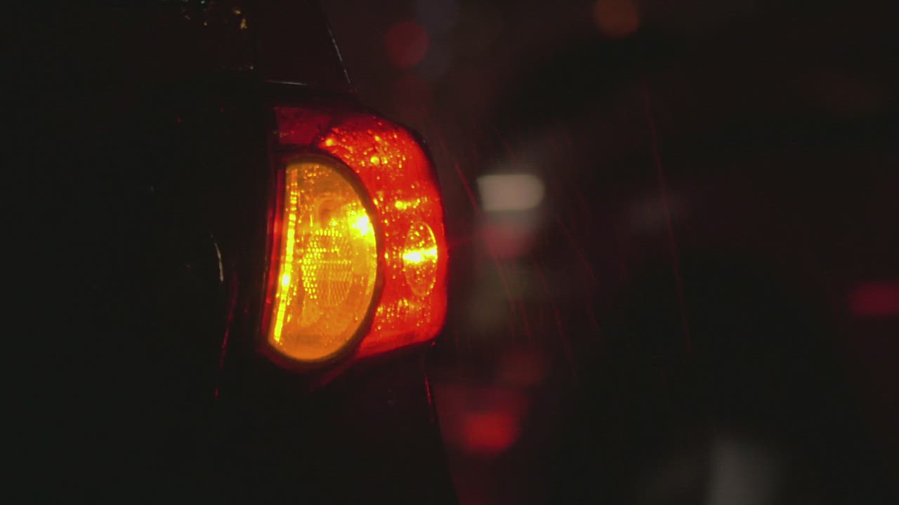 Flashing lights on a broken car - Free Stock Video