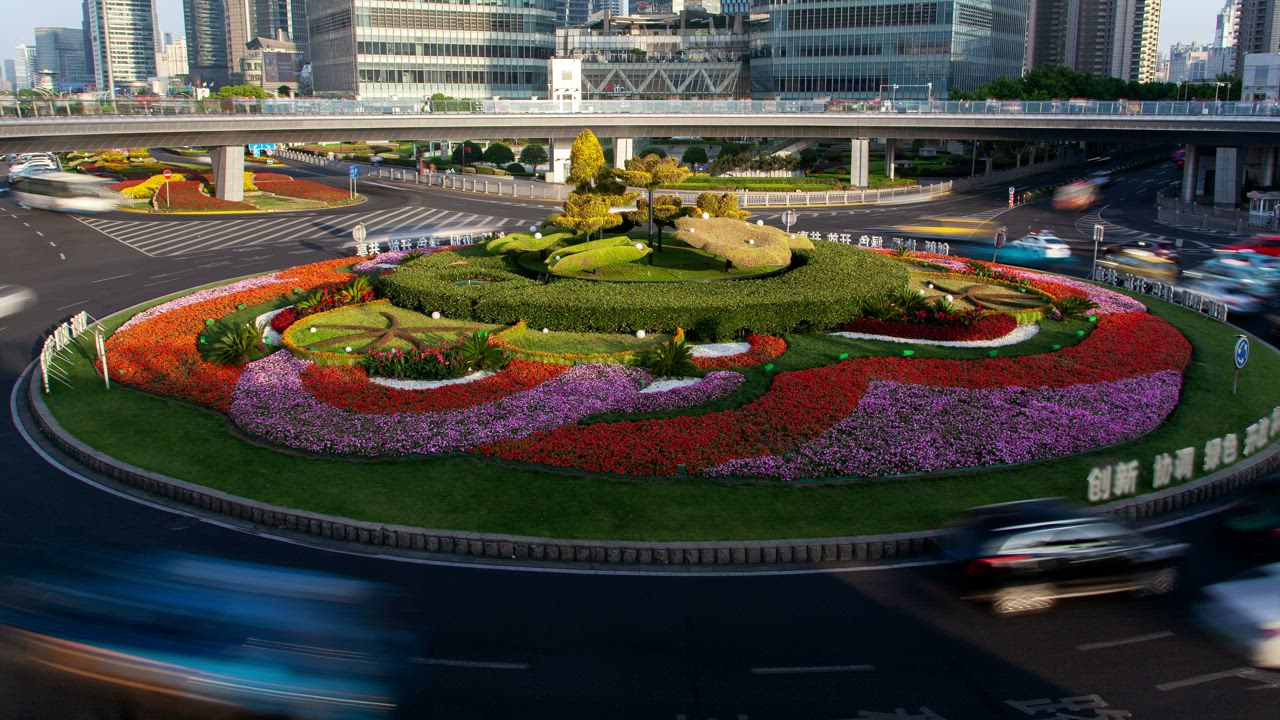 Shanghai roundabout with traffic during the day - Free Stock Video