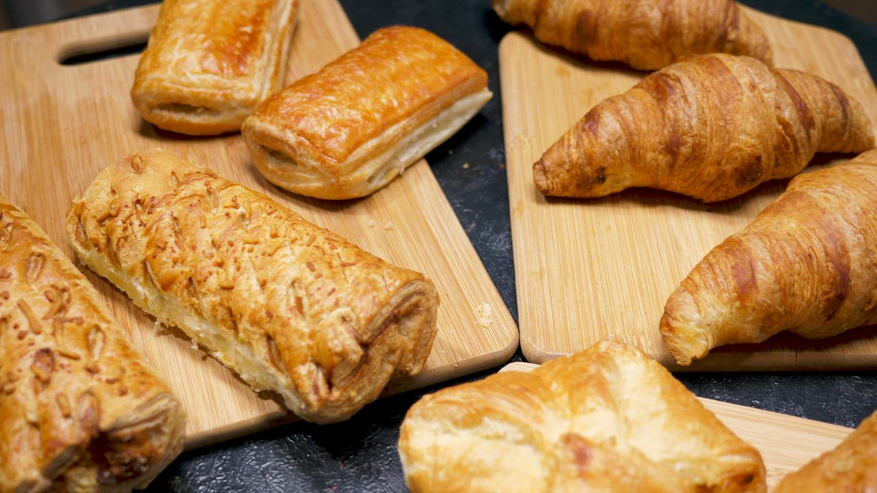 Freshly baked pastry - Free Stock Video