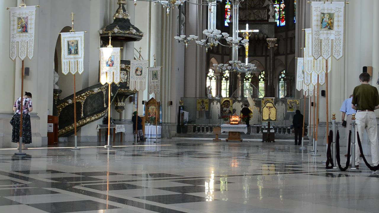 Banners inside a building - Free Stock Video