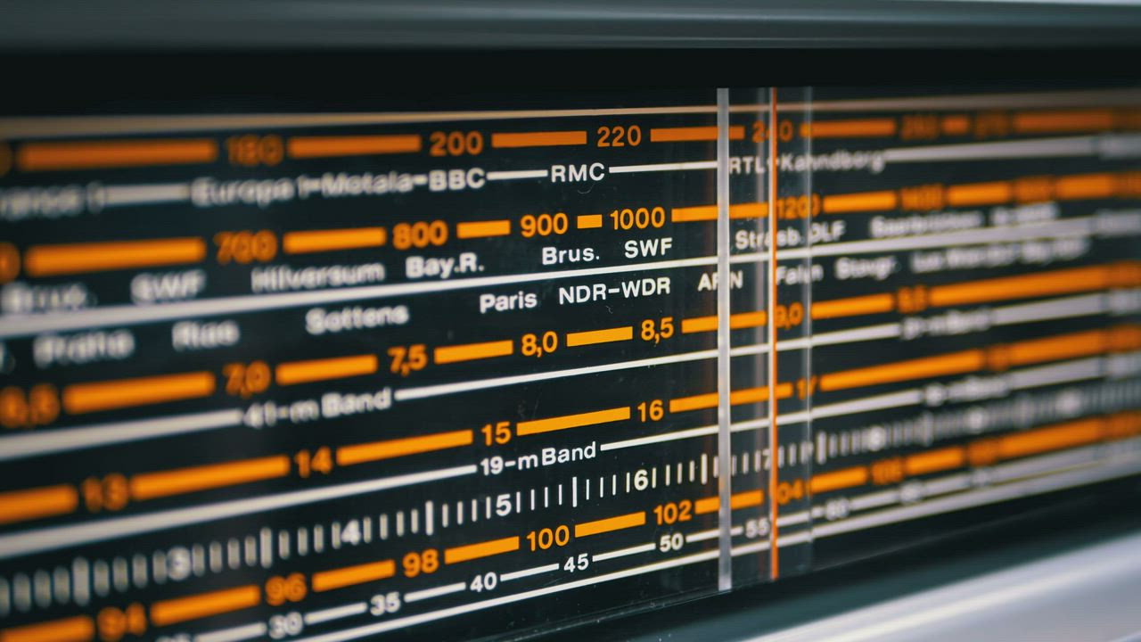 Vintage analog radio device - Free Stock Video