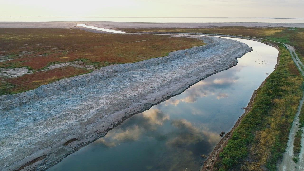 River that flows into the sea - Free Stock Video