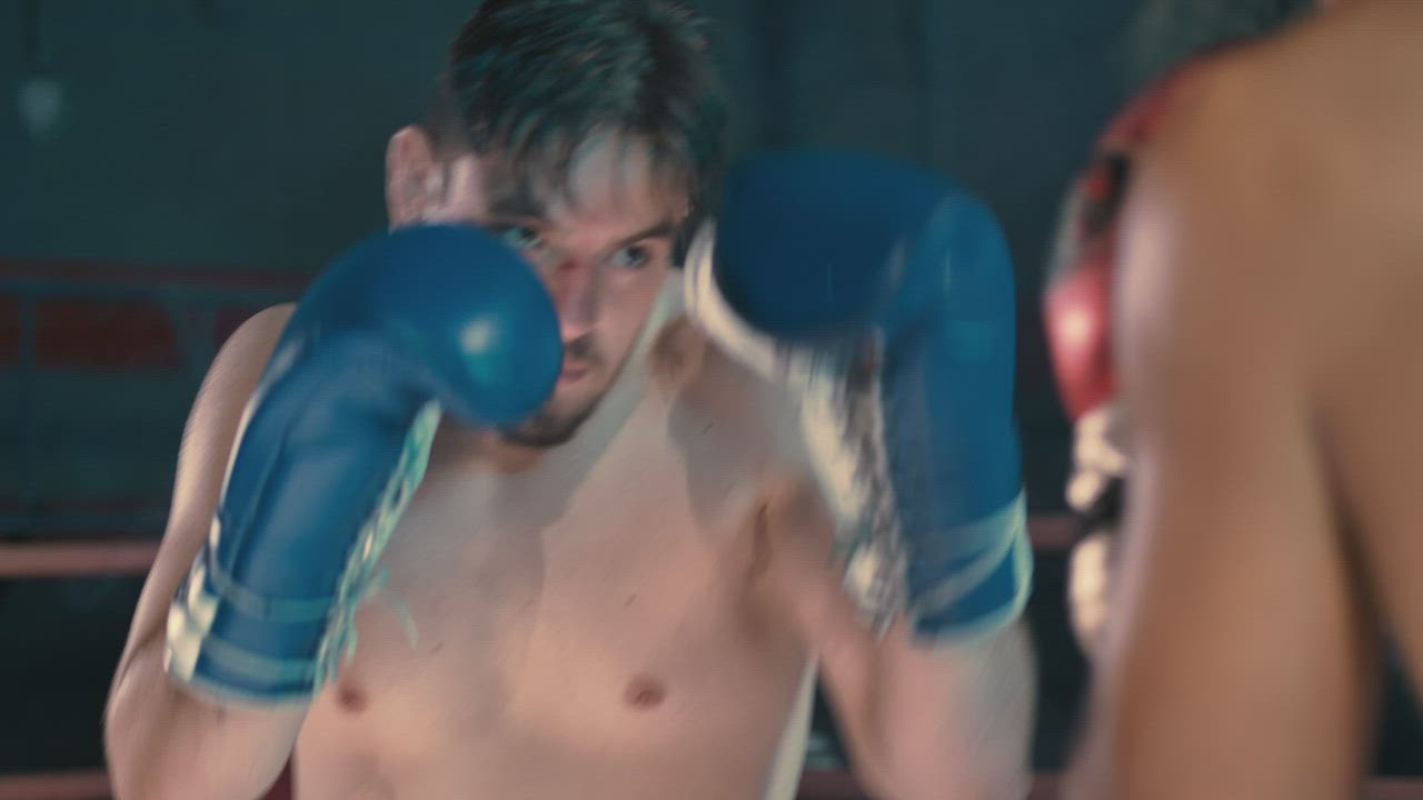 Close up to a boxing match - Free Stock Video