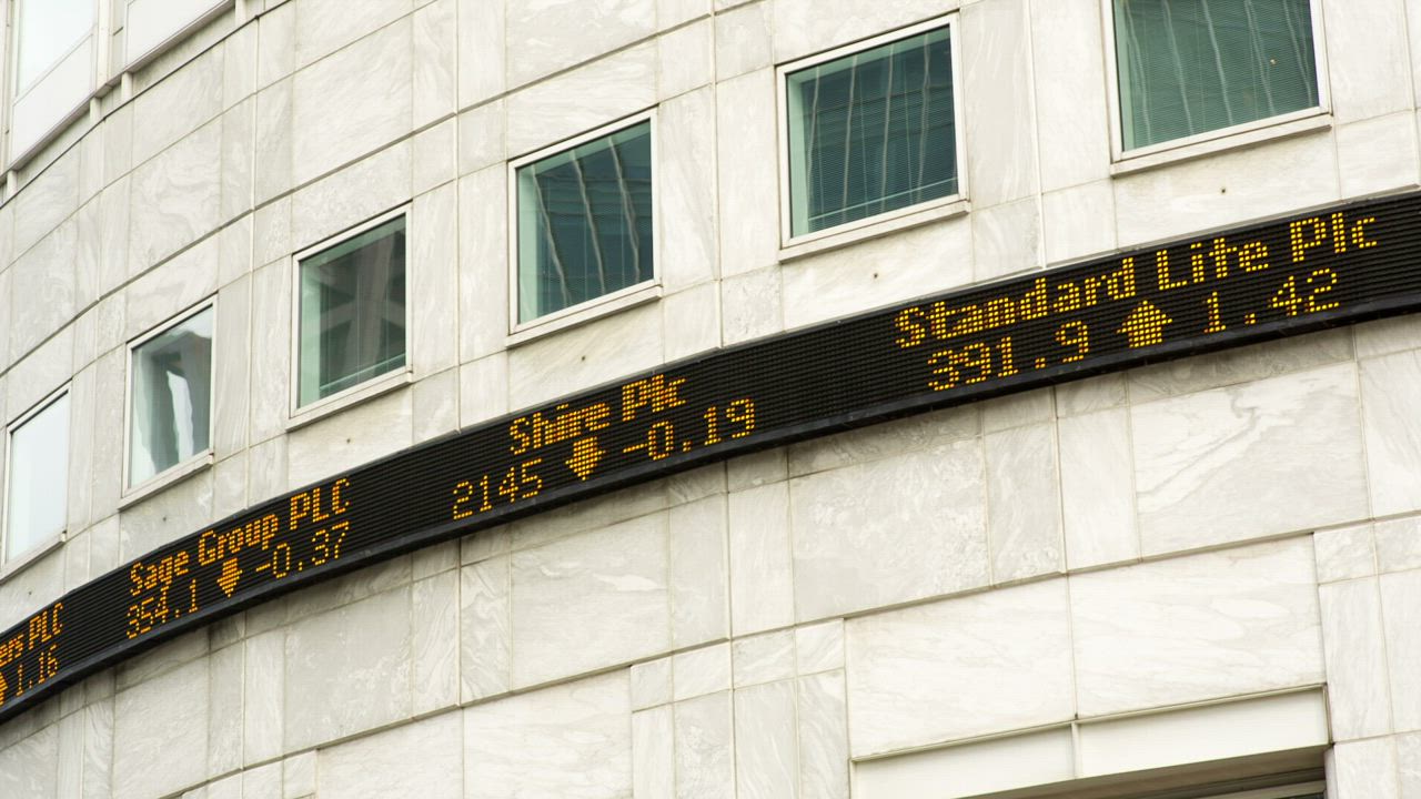 Electronic ticker in the street - Free Stock Video