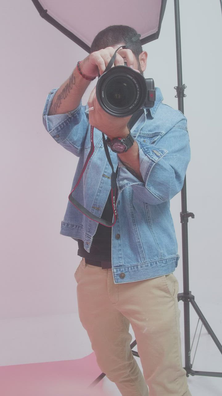 Point of view of a model during a photo shoot - Free Stock Video