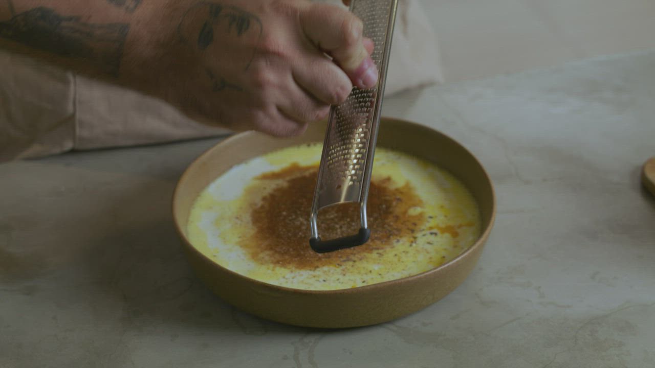 Close shot of a cook preparing a dish - Free Stock Video