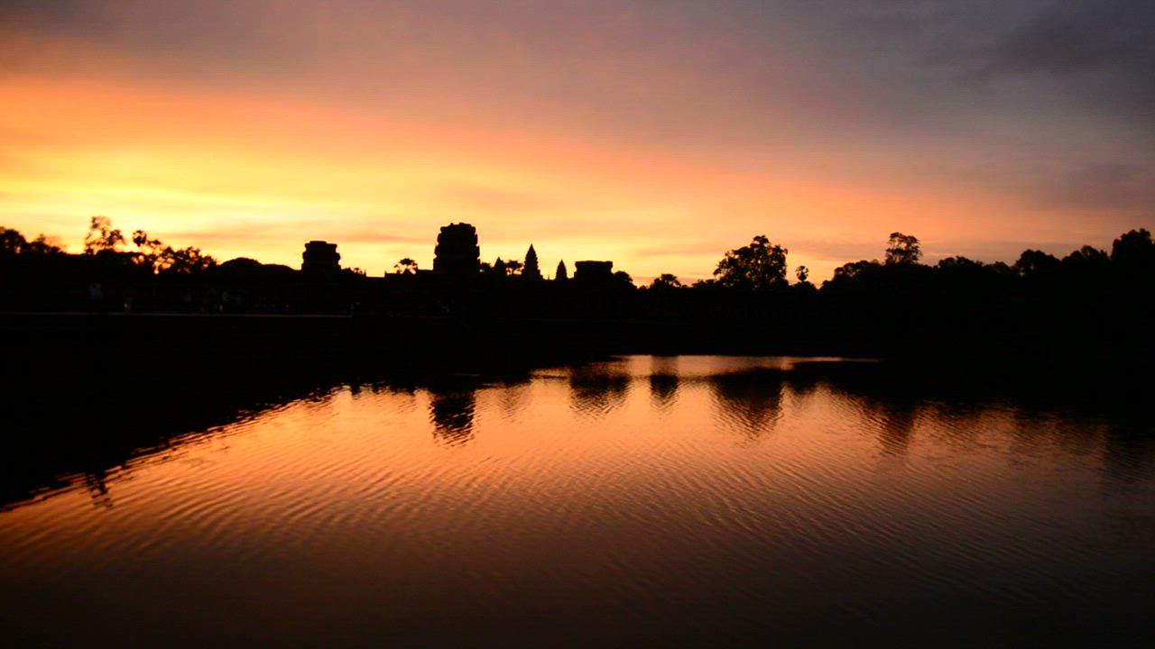 Beautiful sunset on a calm lake - Free Stock Video