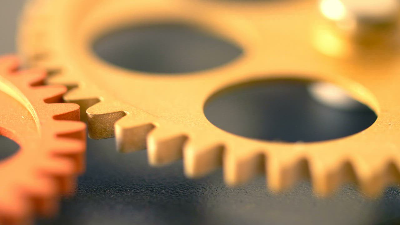 Metal wheels turning - Free Stock Video