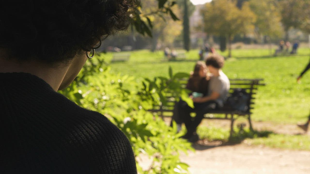 Detective secretly photographs a couple - Free Stock Video