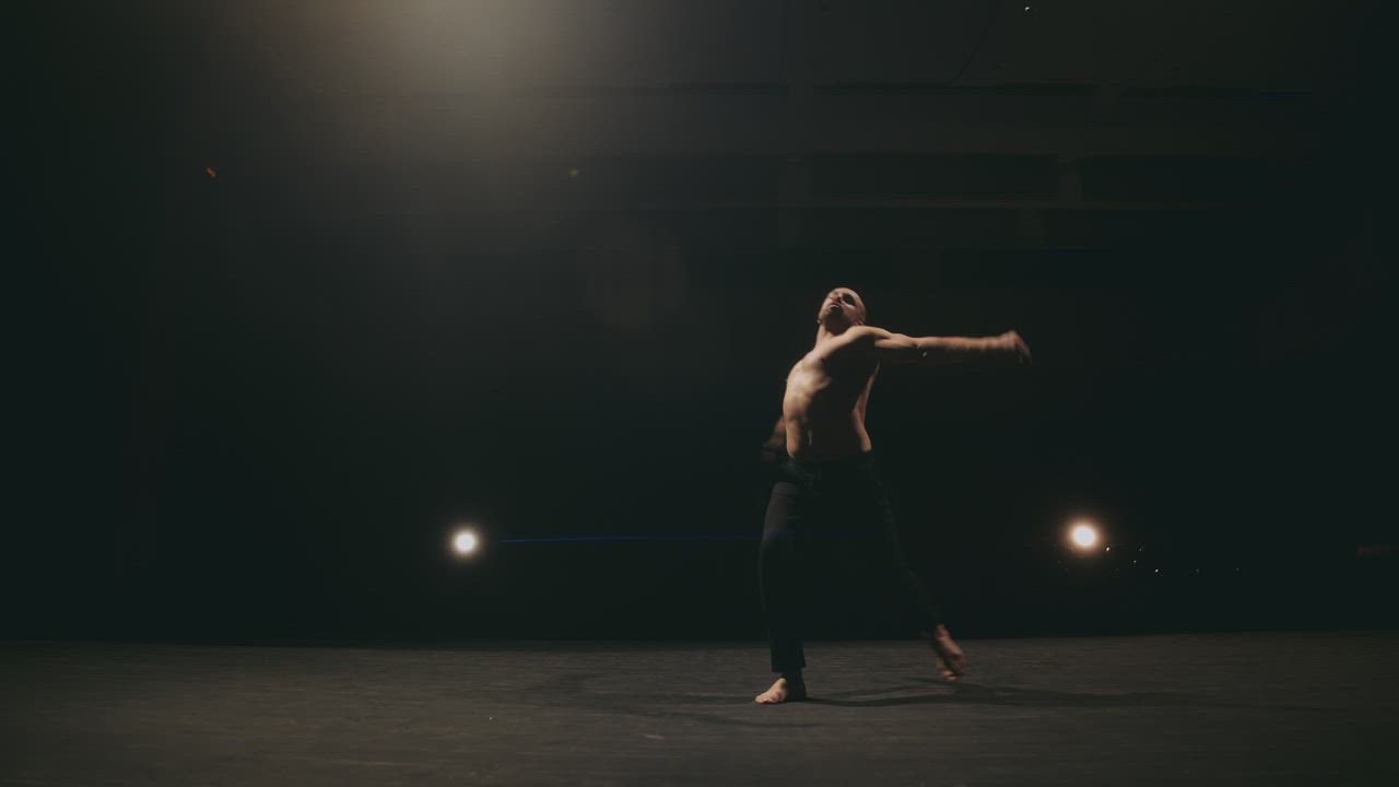 Dancer man practicing his choreography - Free Stock Video