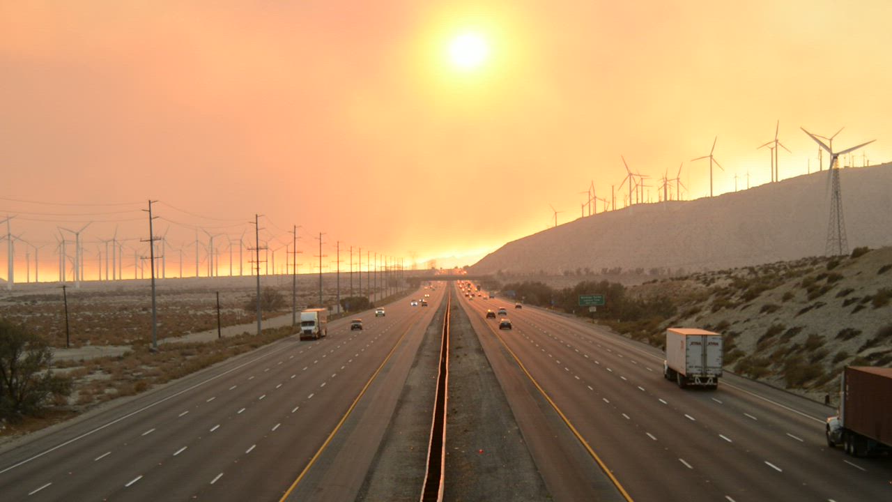 Traffic on a highway on a hot day - Free Stock Video