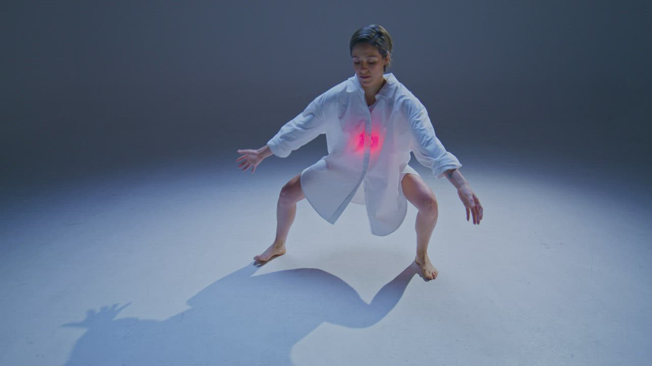 Striking conceptual performance by a dancer - Free Stock Video