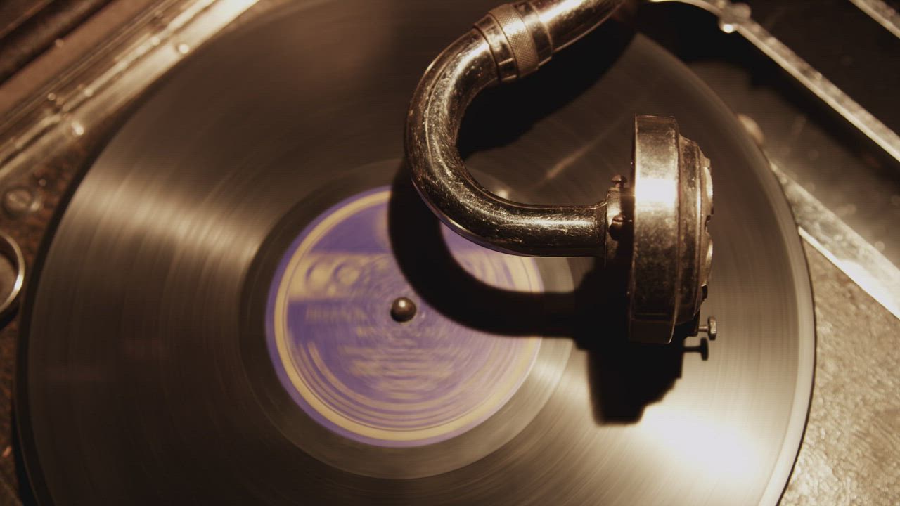 Old antique vinyl record player - Free Stock Video