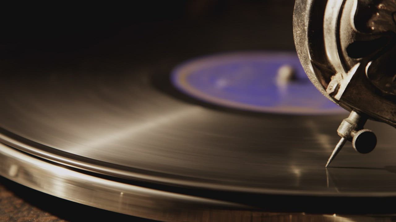 Record player with antique handle - Free Stock Video