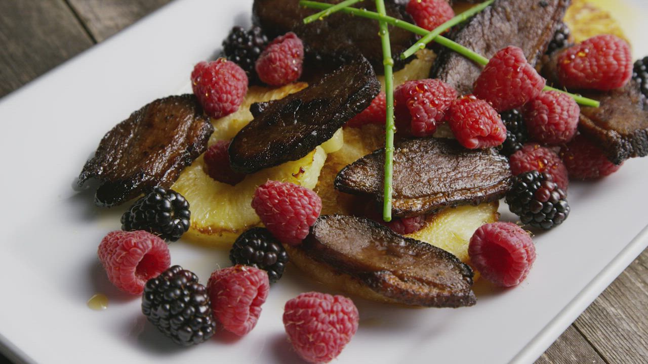 Duck bacon and raspberry dish on white platter - Free Stock Video