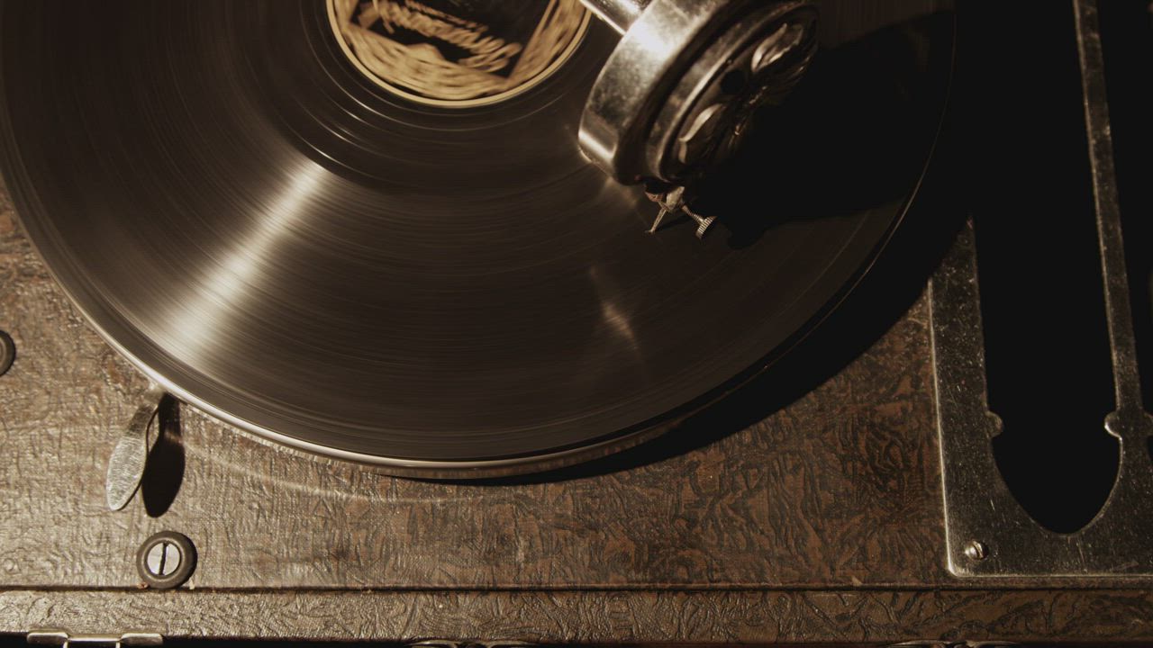 Record spinning on a record player - Free Stock Video