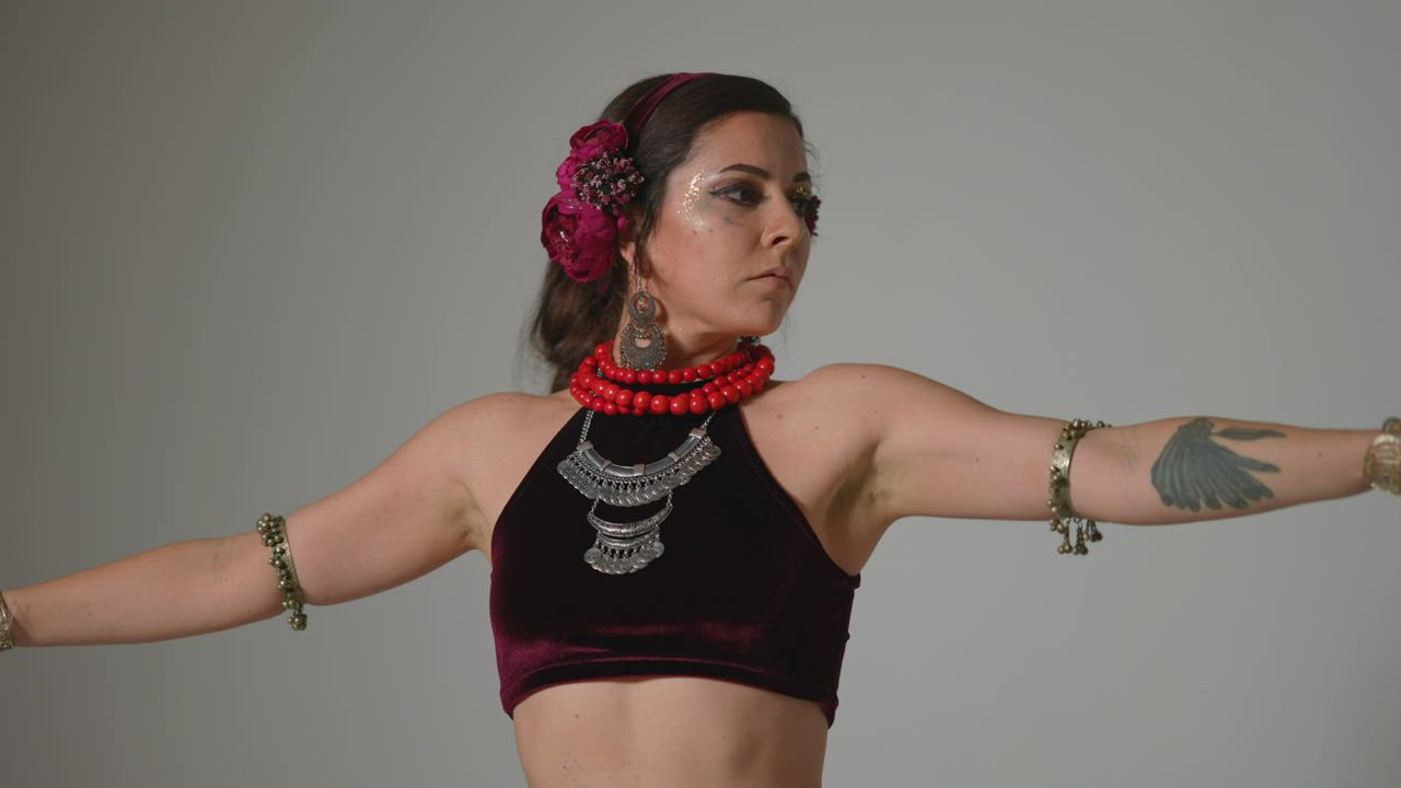 Dancer moving to the music in a rhythmic way - Free Stock Video