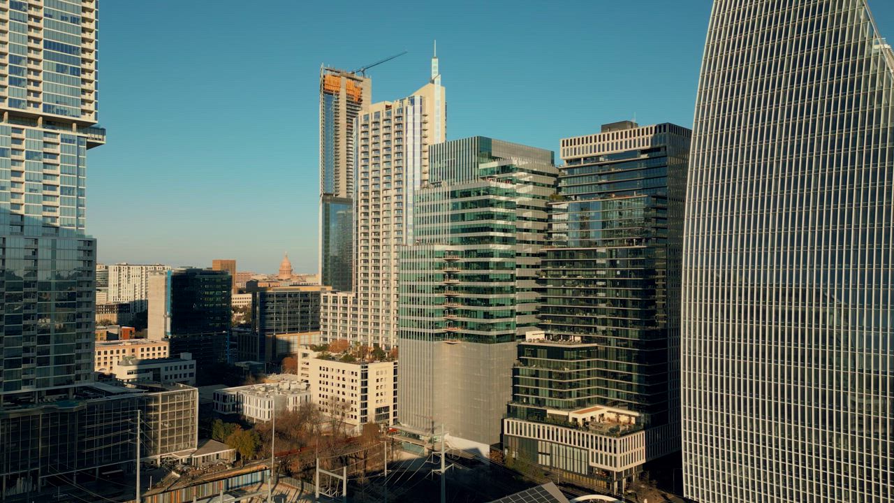 Big city with many buildings in an aerial shot - Free Stock Video
