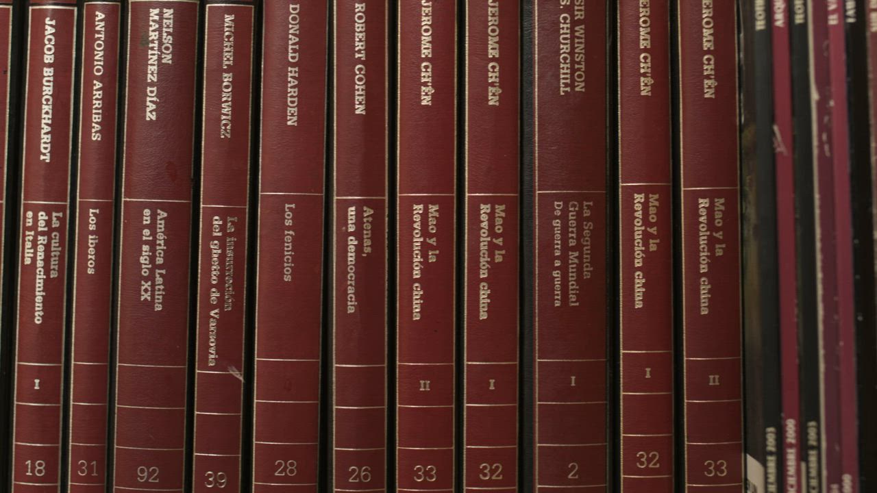Complete encyclopedia on the library shelf - Free Stock Video