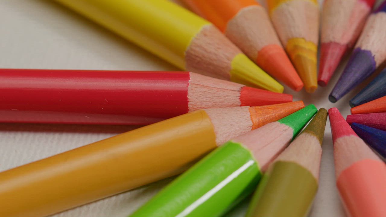 Colored pencils formed in a circle - Free Stock Video