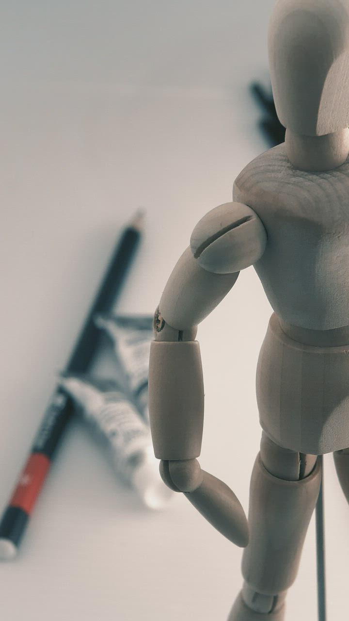 Position mannequin for detailed drawing - Free Stock Video