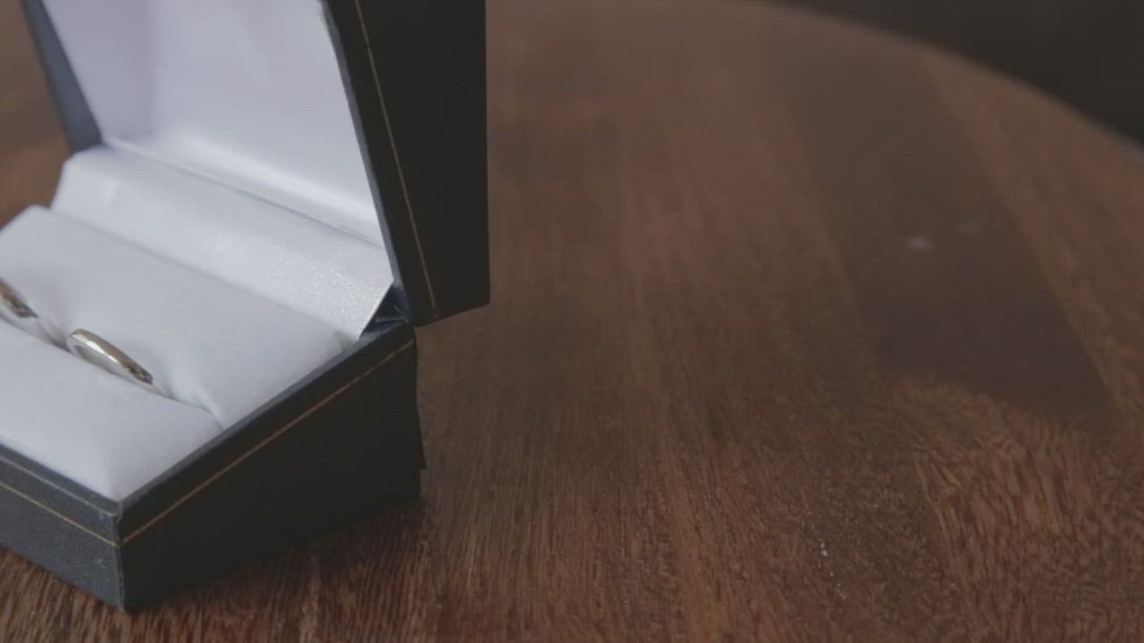 Promise rings in its case - Free Stock Video